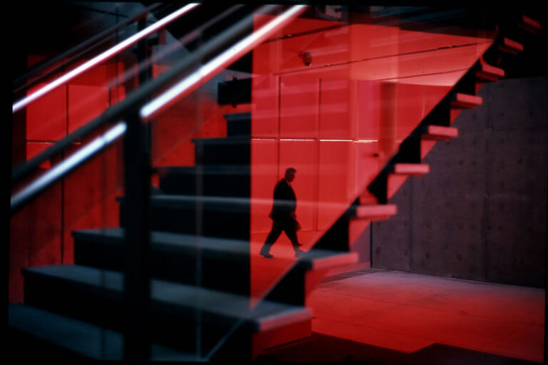 Capturing Red: Exploring the Vibrancy of Street Photography in 35 ...