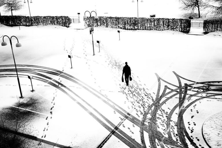 50 Most Strange & Haunting Color Portraits For Your Inspiration