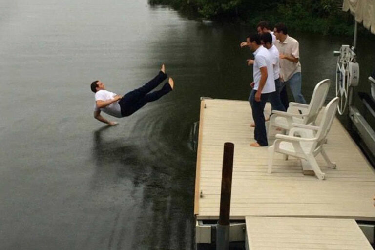 20 Jaw Dropping Photos Captured At The Perfect Moment Right Before